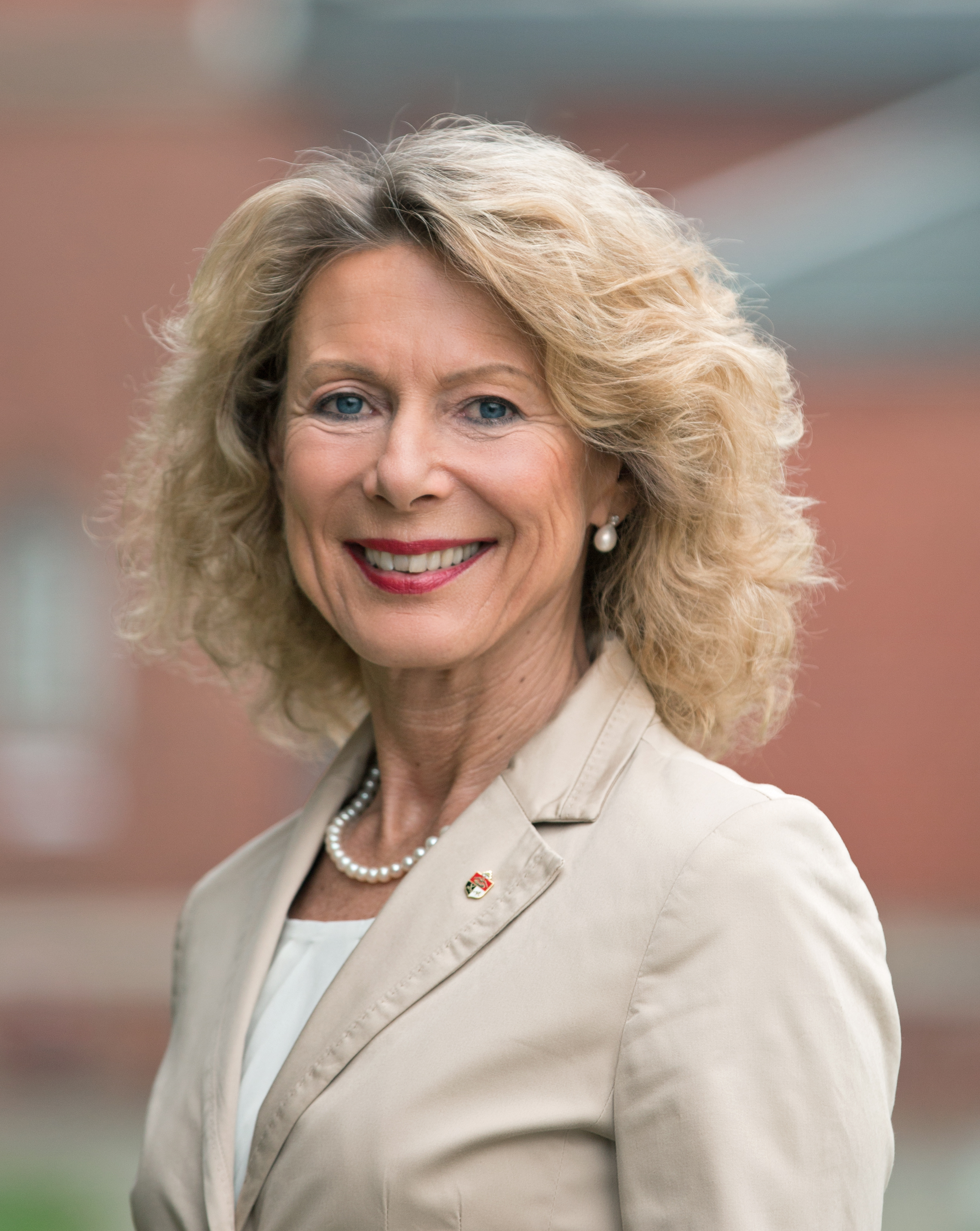 Hauth-Iris-Dr. - Initiative der Gesundheitswirtschaft